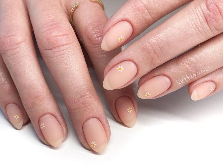 33 The Most Beautiful Flower Nails For Your Next Manicure