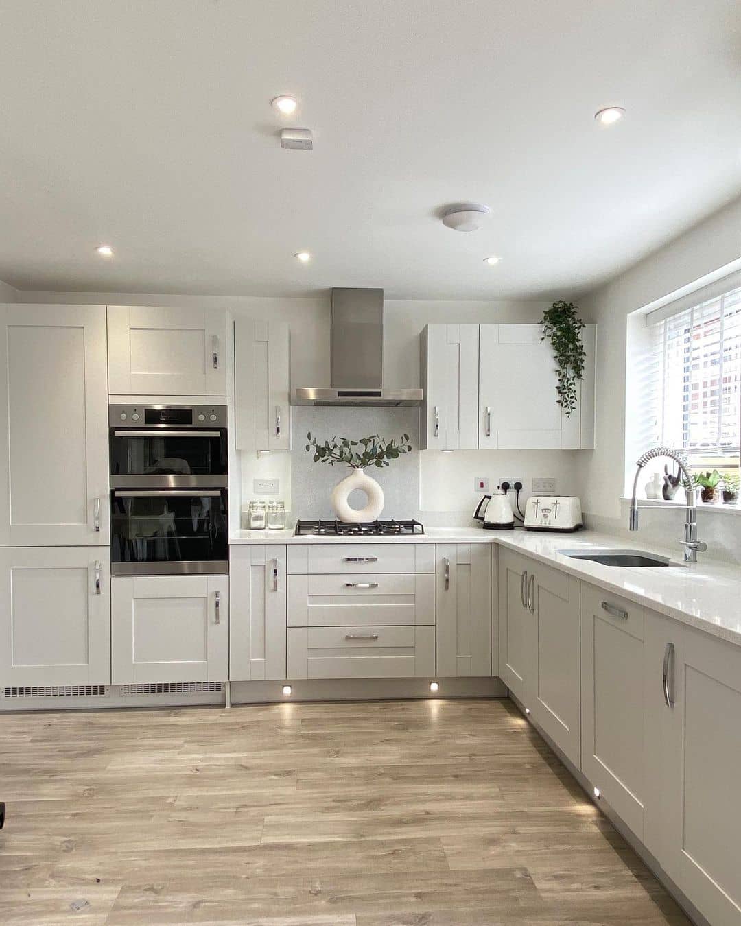 27 Best Kitchen Decor Ideas For 2021