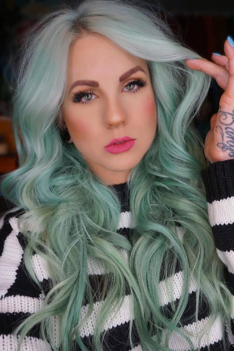 16 Bright Hair Colors That Look Lively