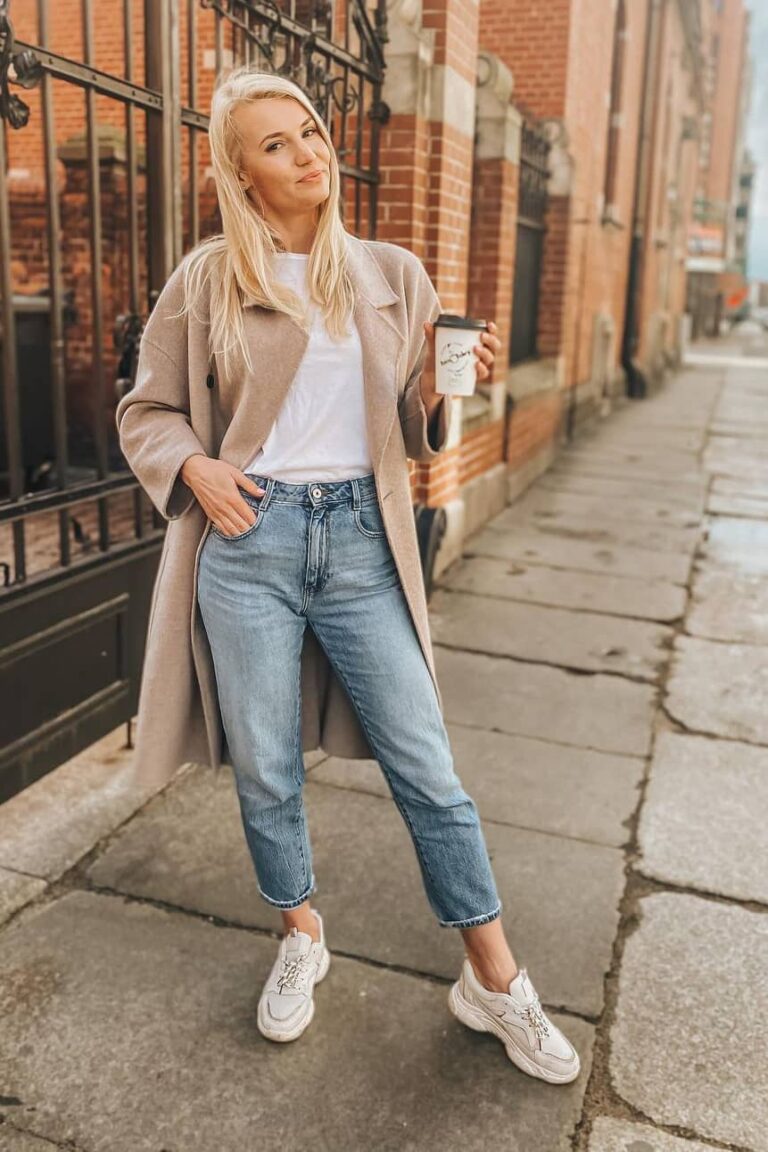 6 Best And Popular Mom Jeans Styles