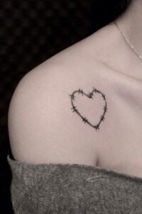 31 Appealing Collarbone Tattoo Ideas