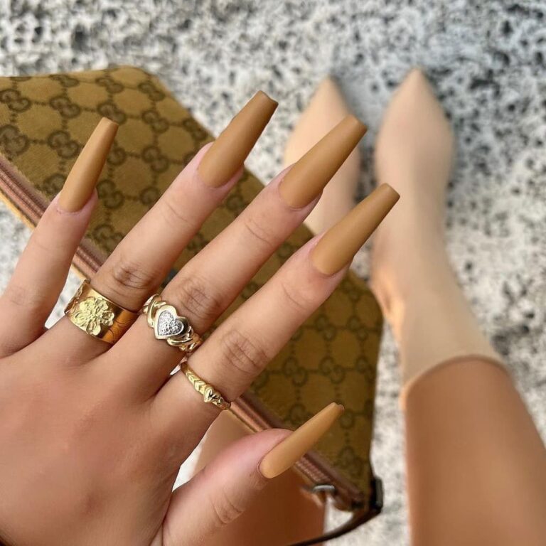 35 Stylish Brown Nail Designs For Fall and Winter