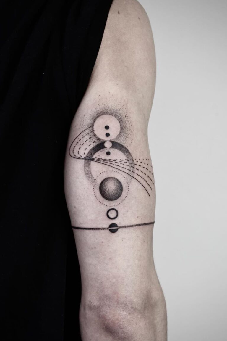 33 Trendy Geometric Tattoo Designs