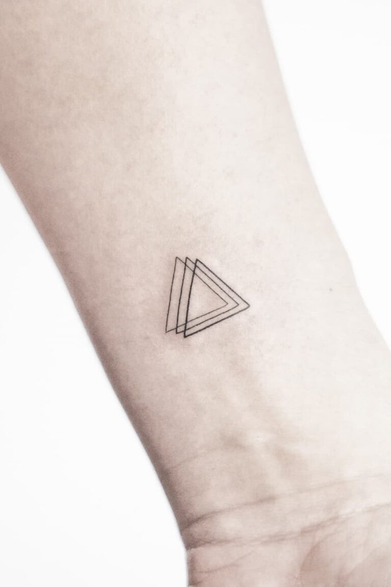 33 Trendy Geometric Tattoo Designs