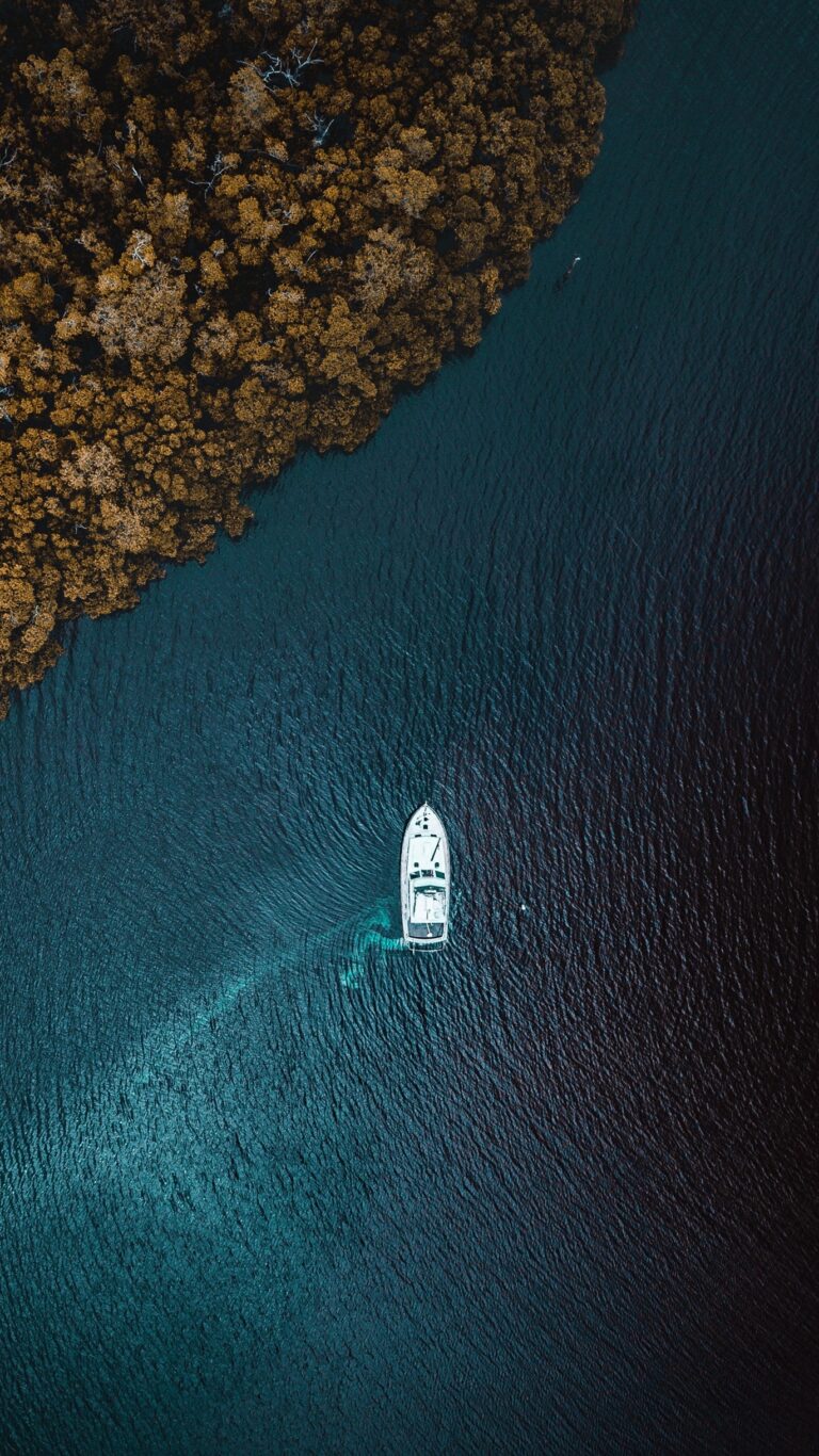 20 Amazing Free Sea Phone Wallpapers