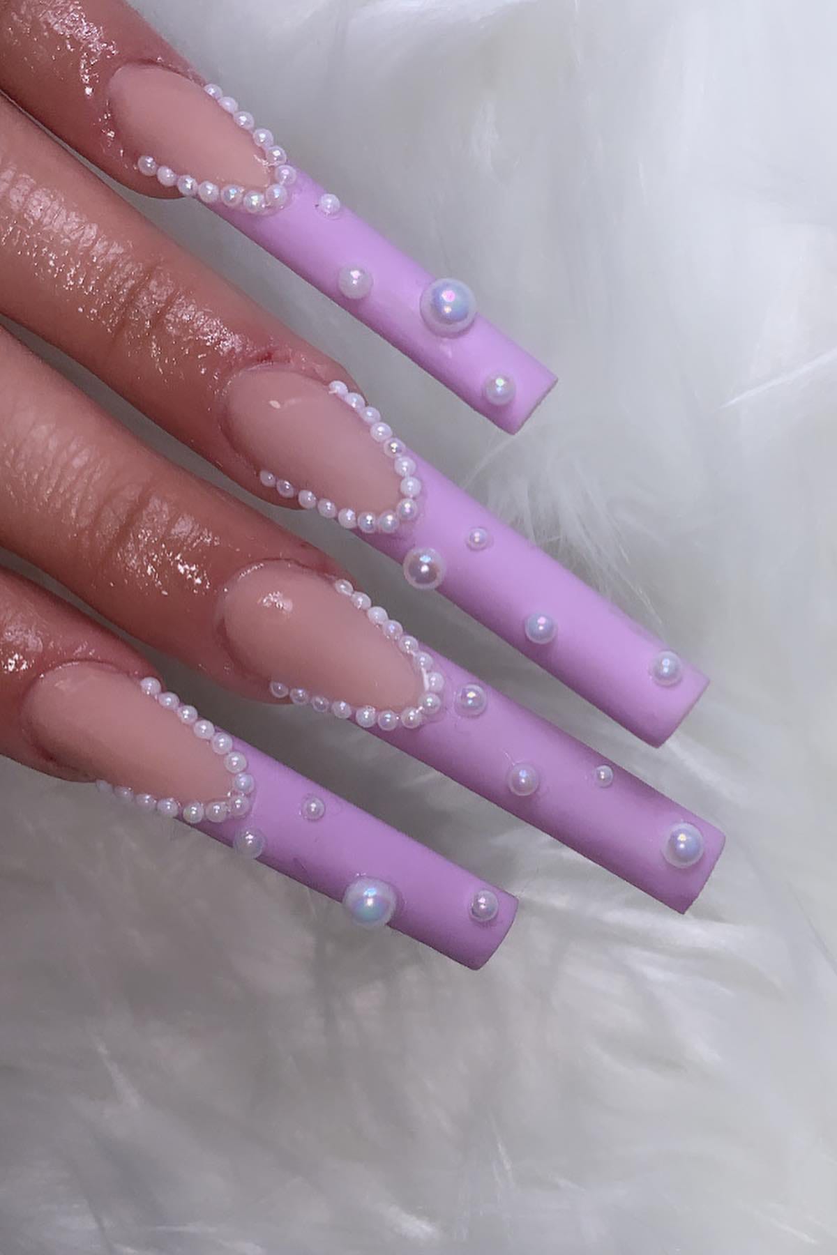 20 Glamorous Pearl Nails Art Designs