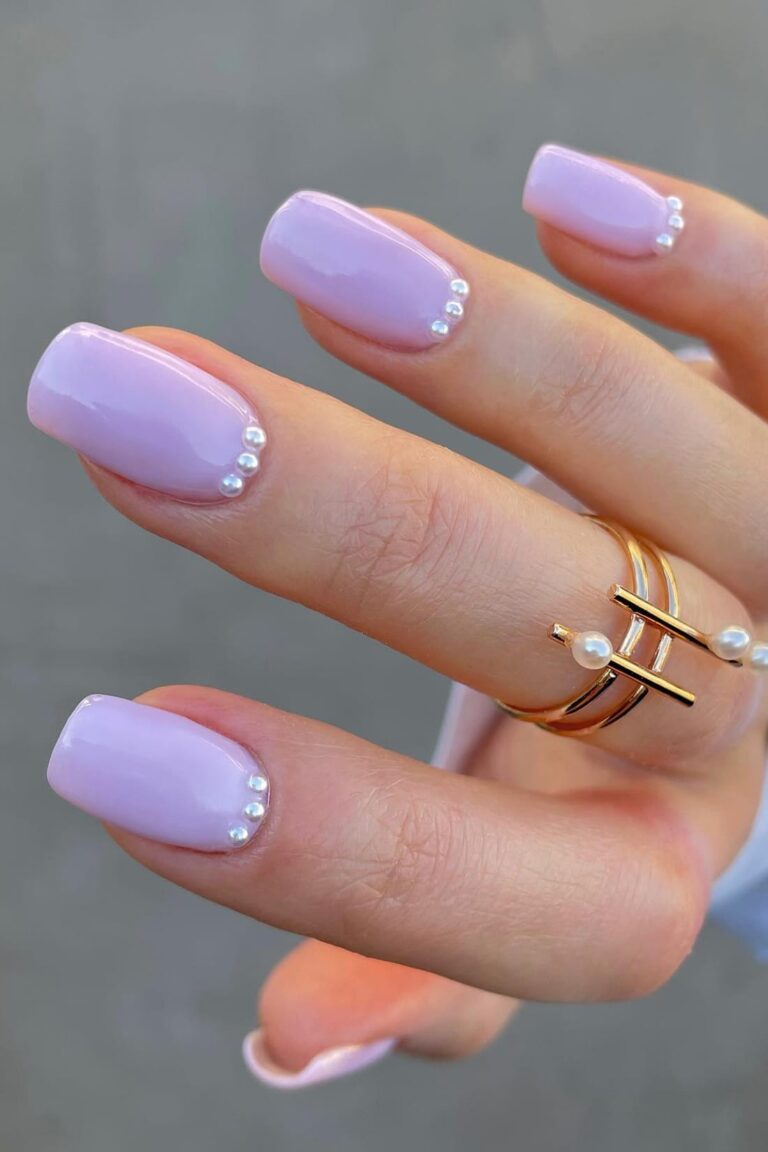 20 Glamorous Pearl Nails Art Designs