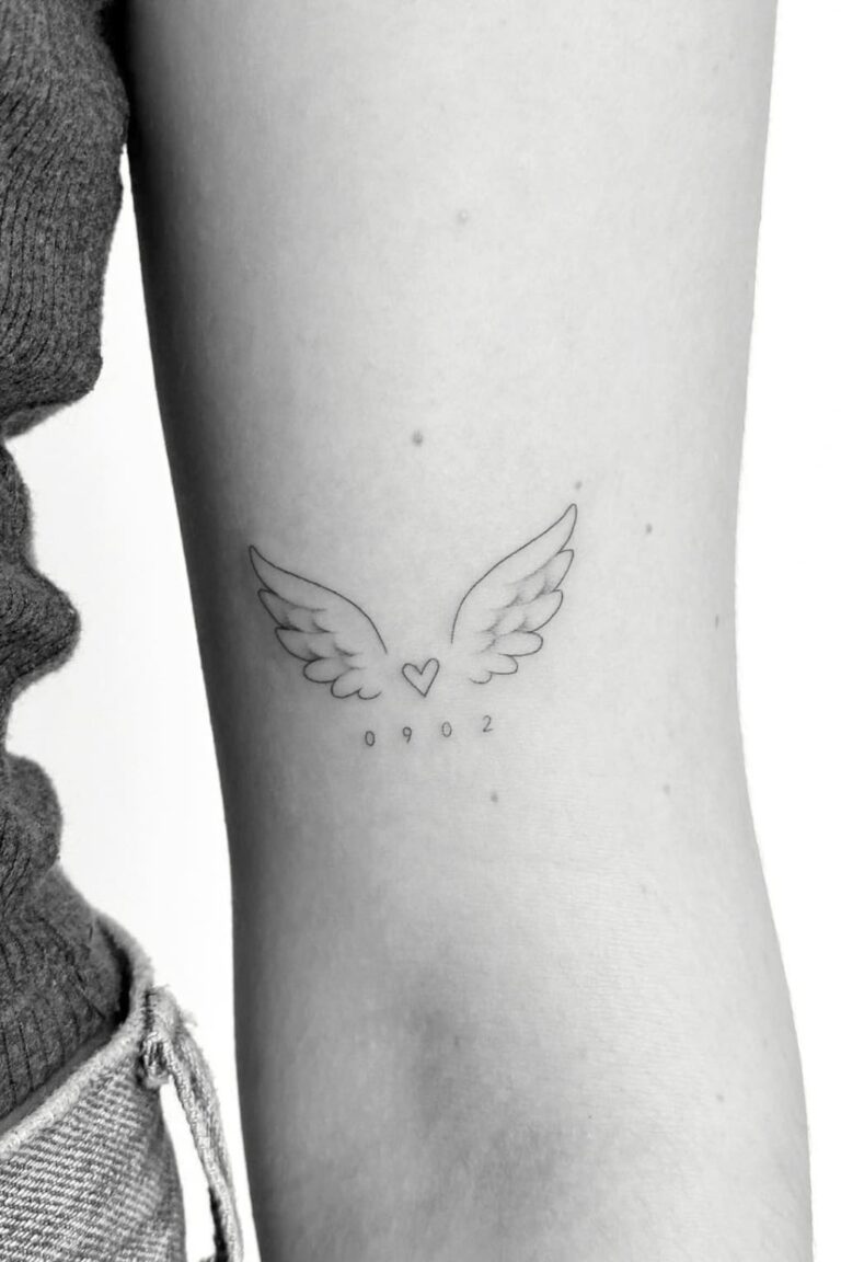 35 Stunning Small Heart Tattoo Ideas