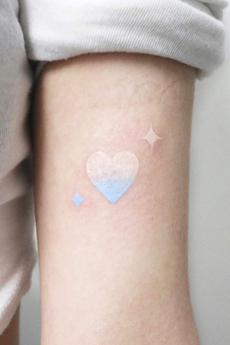 35 Stunning Small Heart Tattoo Ideas