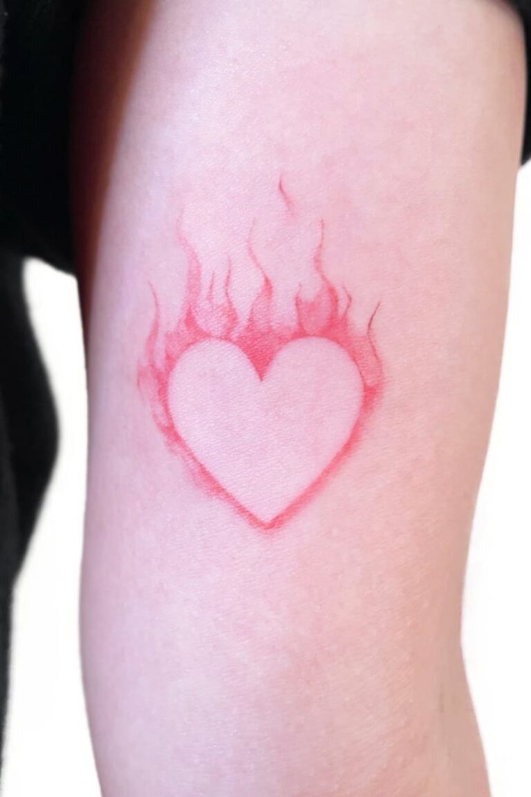 35 Stunning Small Heart Tattoo Ideas
