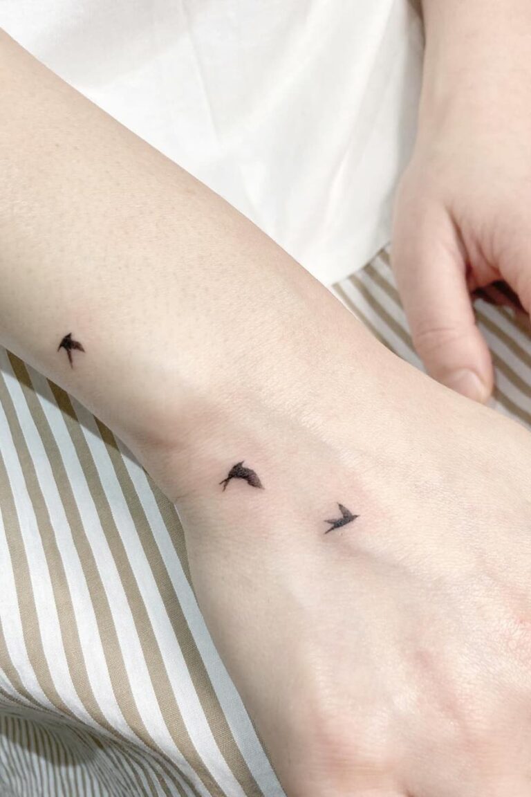 36 Best Small Hand Tattoo Ideas