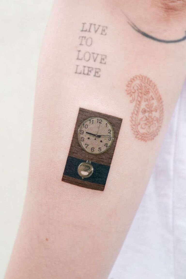 27 Unique Clock Tattoo Design Ideas to Inspire You